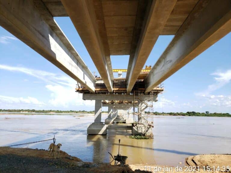 Pré-lajes da Nova Ponte são lançadas e obra alcança marco importante ...